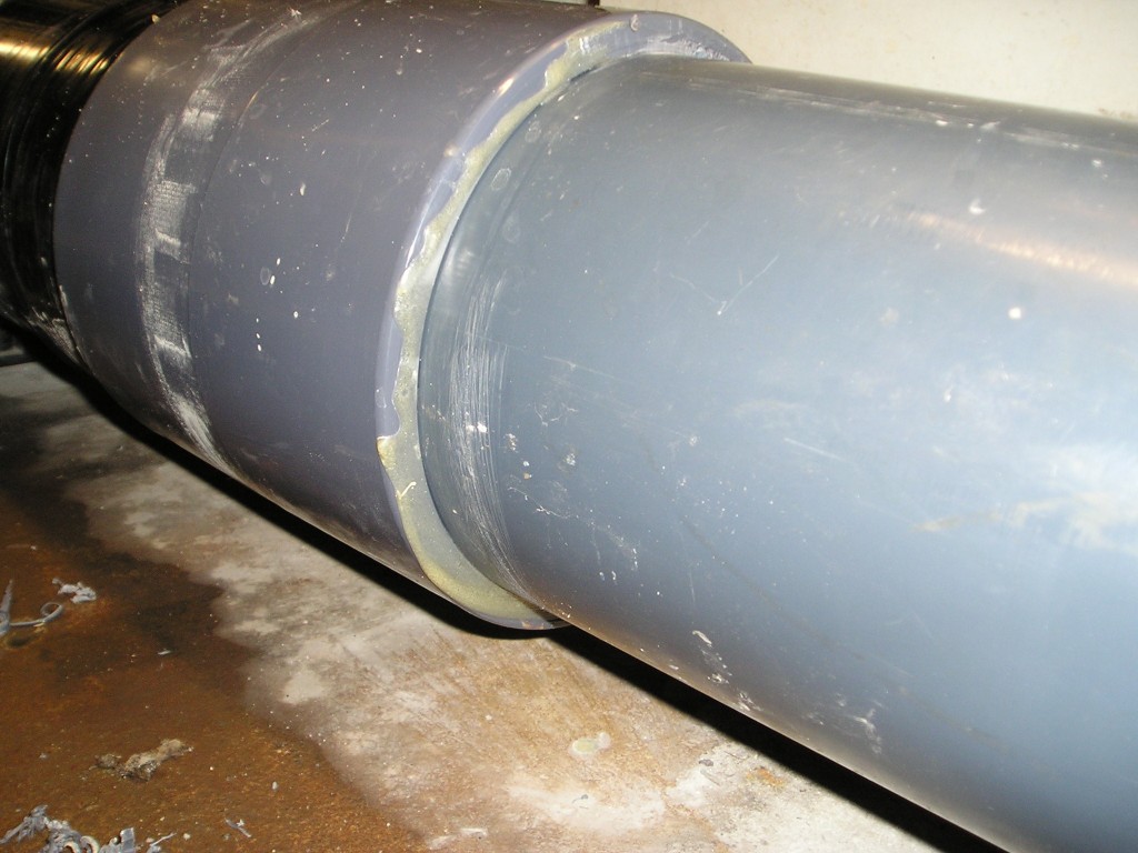 PVC lijmverbinding lekt | Lever Kunststoftechniek BV – Arnhem